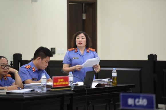 Đề nghị 9-10 năm tù với cựu công an lừa “chạy án” cho Giám đốc Bệnh viện Thủ Đức